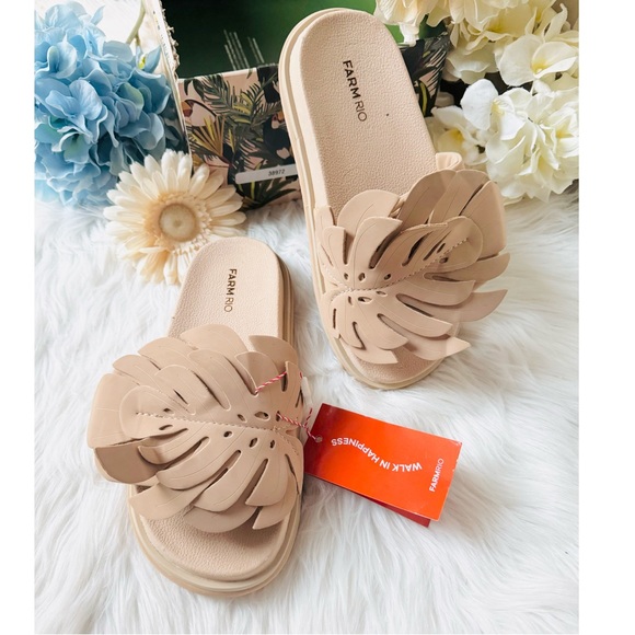 FARM Rio | Shoes | Farm Rio Brazil Almond Monstera Anatomic Slide ...